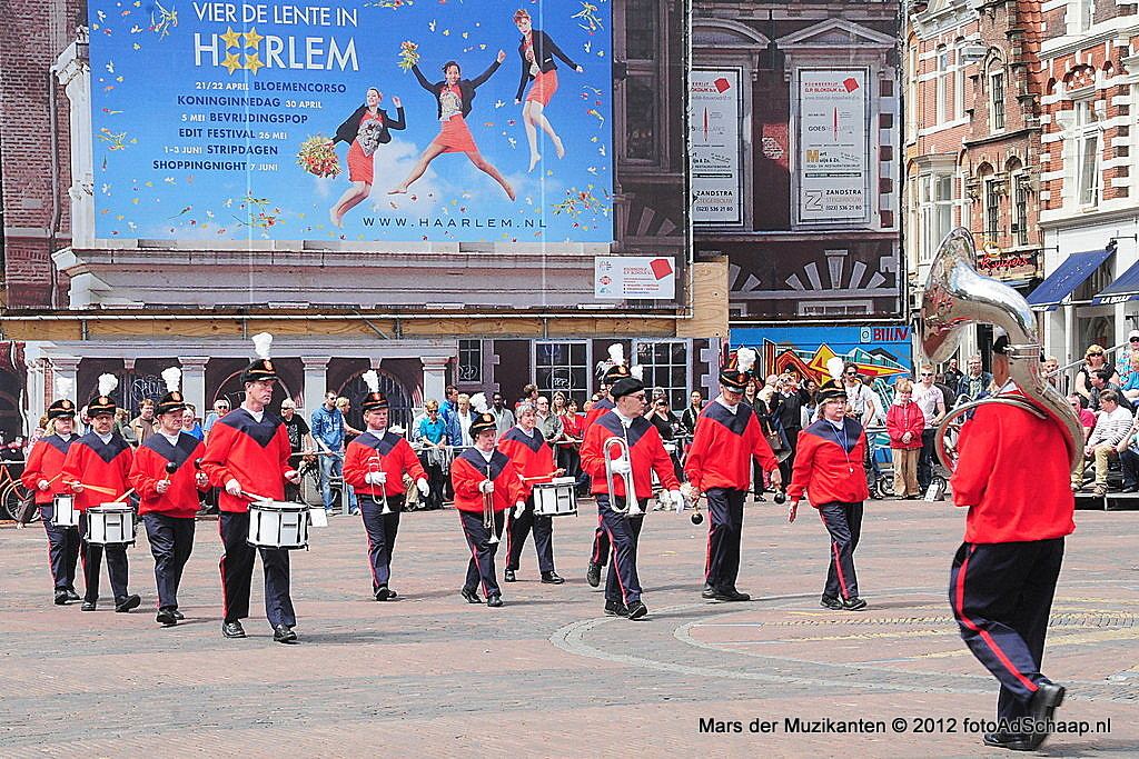 Mars der Muzikanten Haarlem 2012 - met Heavy Metal Marching Band Blaas ...